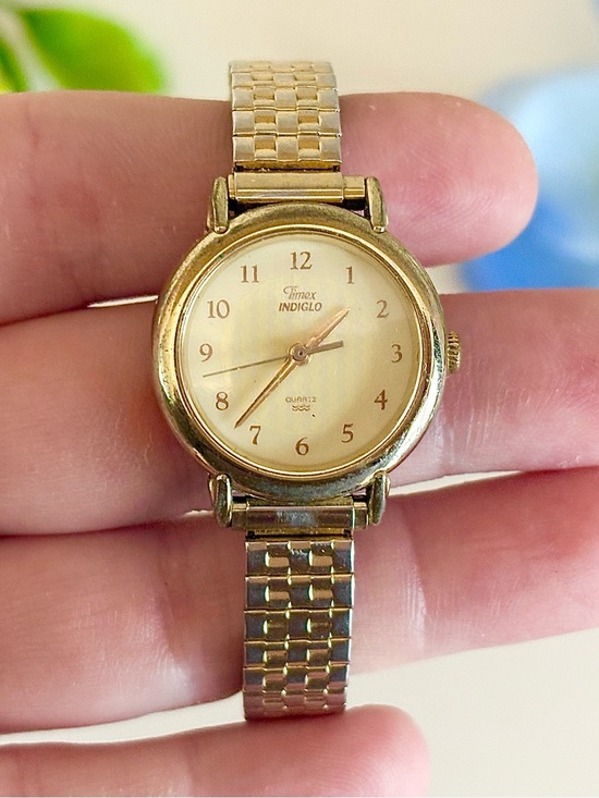 Timex | Accessories | Vintage Ladies Timex Indiglo Gold Expansion ...